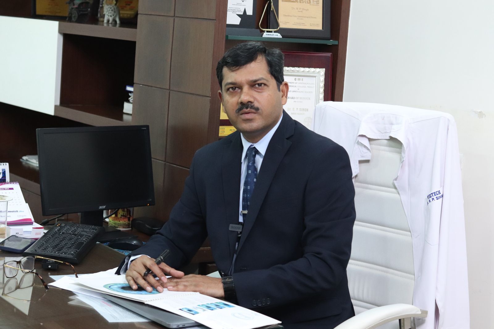 Dr. RP Singh - Best Eye Surgeon in Delhi NCR, India